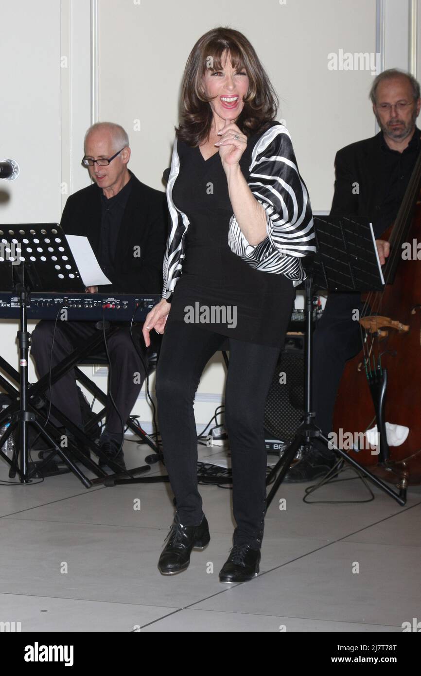 Molly wolveck 90th birthday party hi-res stock photography and images ...