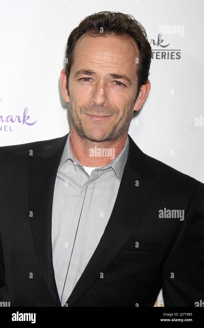 LOS ANGELES - NOV 4: Luke Perry at the Hallmark Channel's "Northpole ...