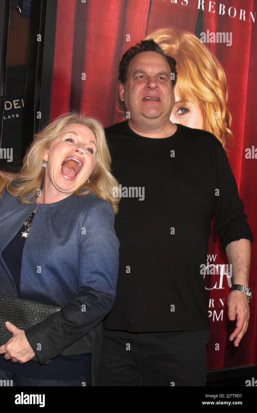 LOS ANGELES - NOV 5: Marla Garlin, Jeff Garlin at the "The Comeback ...