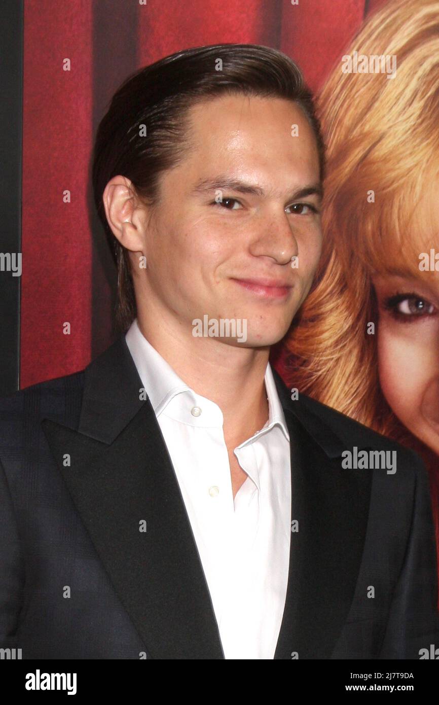 LOS ANGELES - NOV 5: Mark L. Young at the "The Comeback" - Season ...