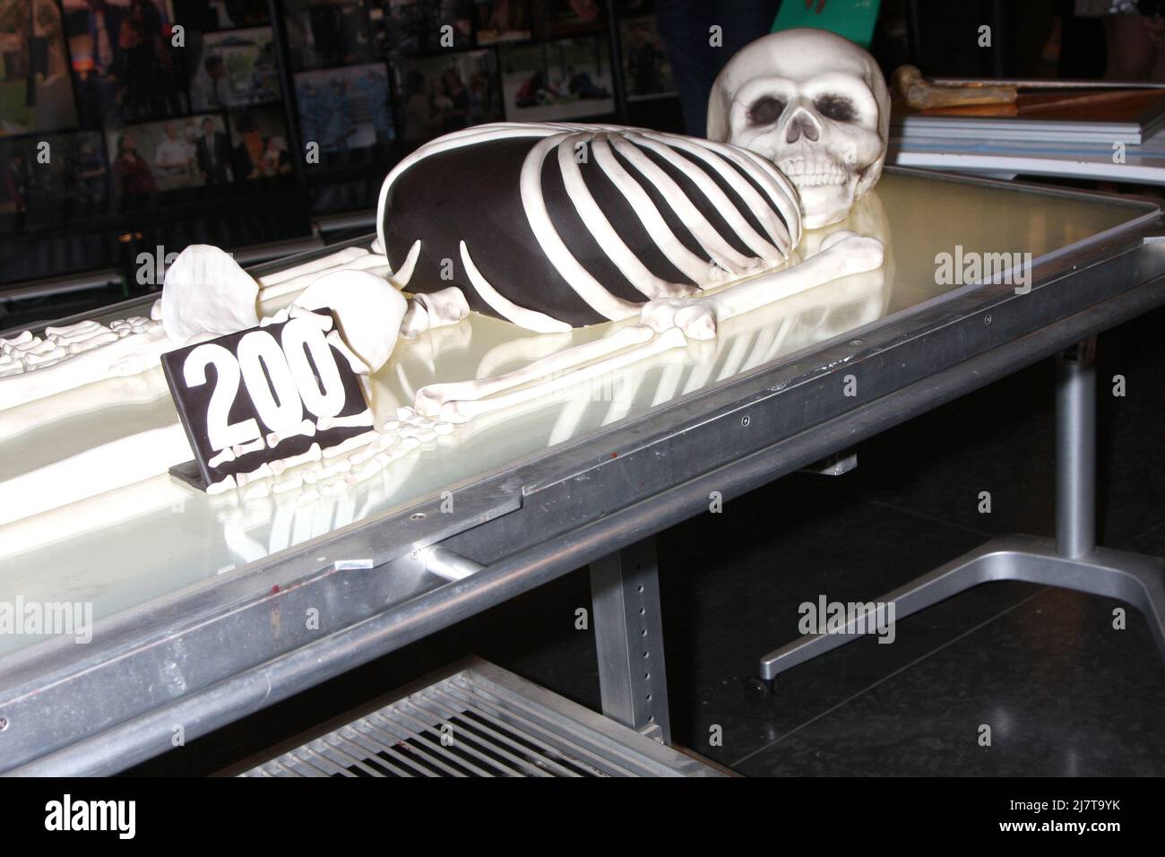 Bones 200 show cake hi-res stock photography and images - Alamy