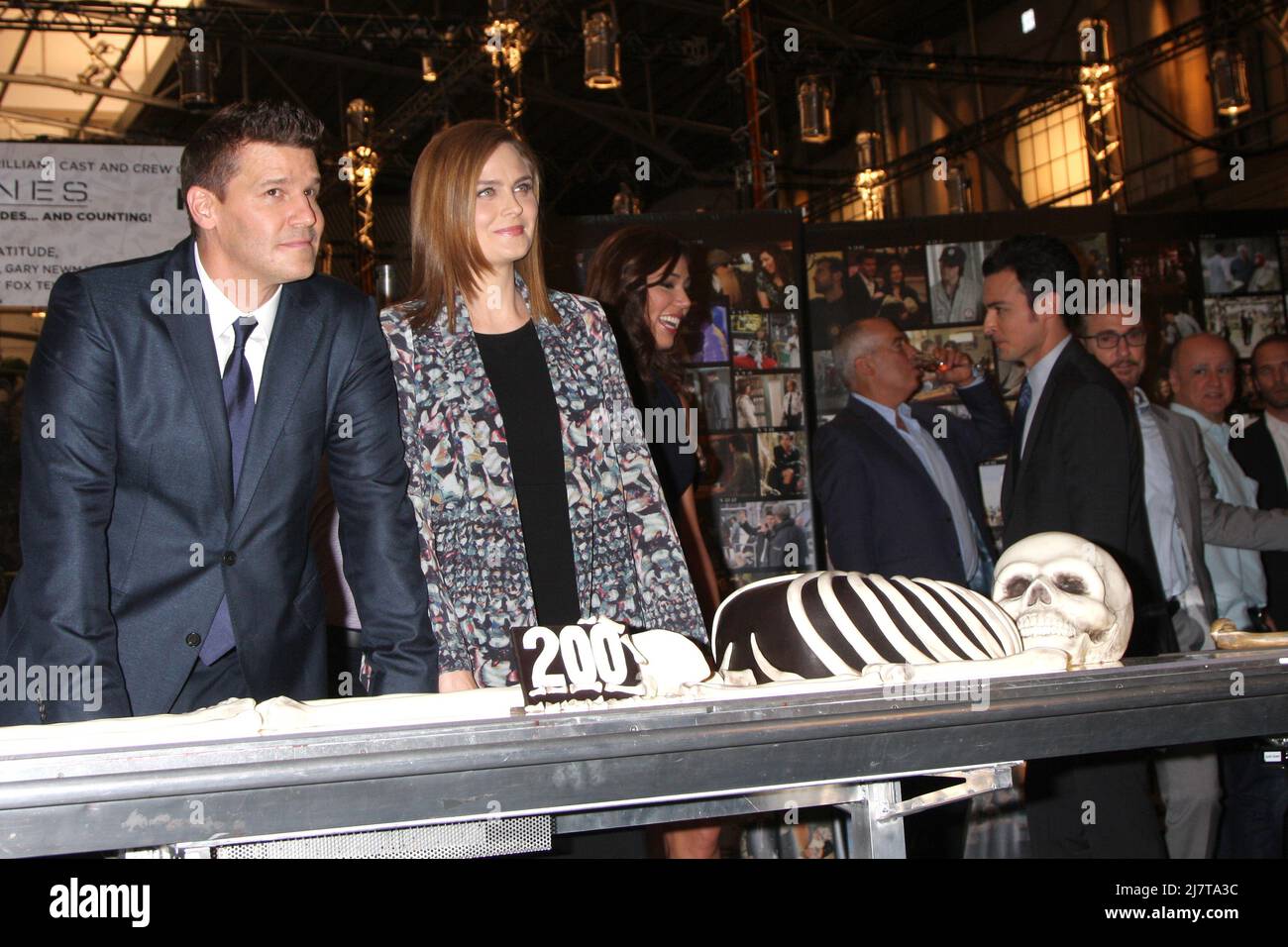 LOS ANGELES - NOV 14: David Boreanaz, Emily Deschanel at the "Bones ...