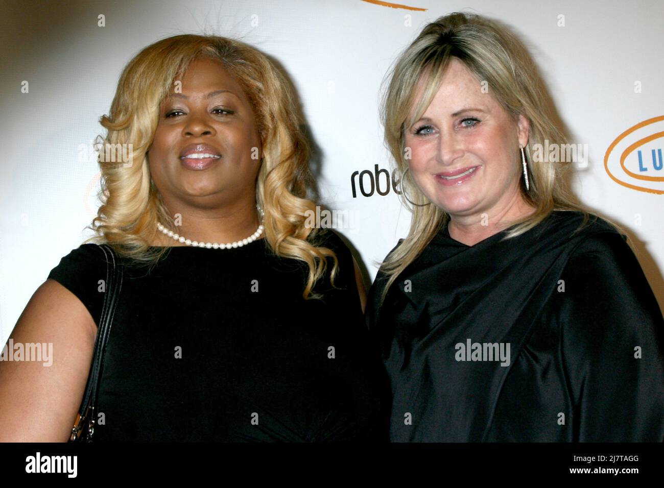 LOS ANGELES - NOV 21: Kelly Stone at the Lupus LA Bag Ladies Luncheon ...