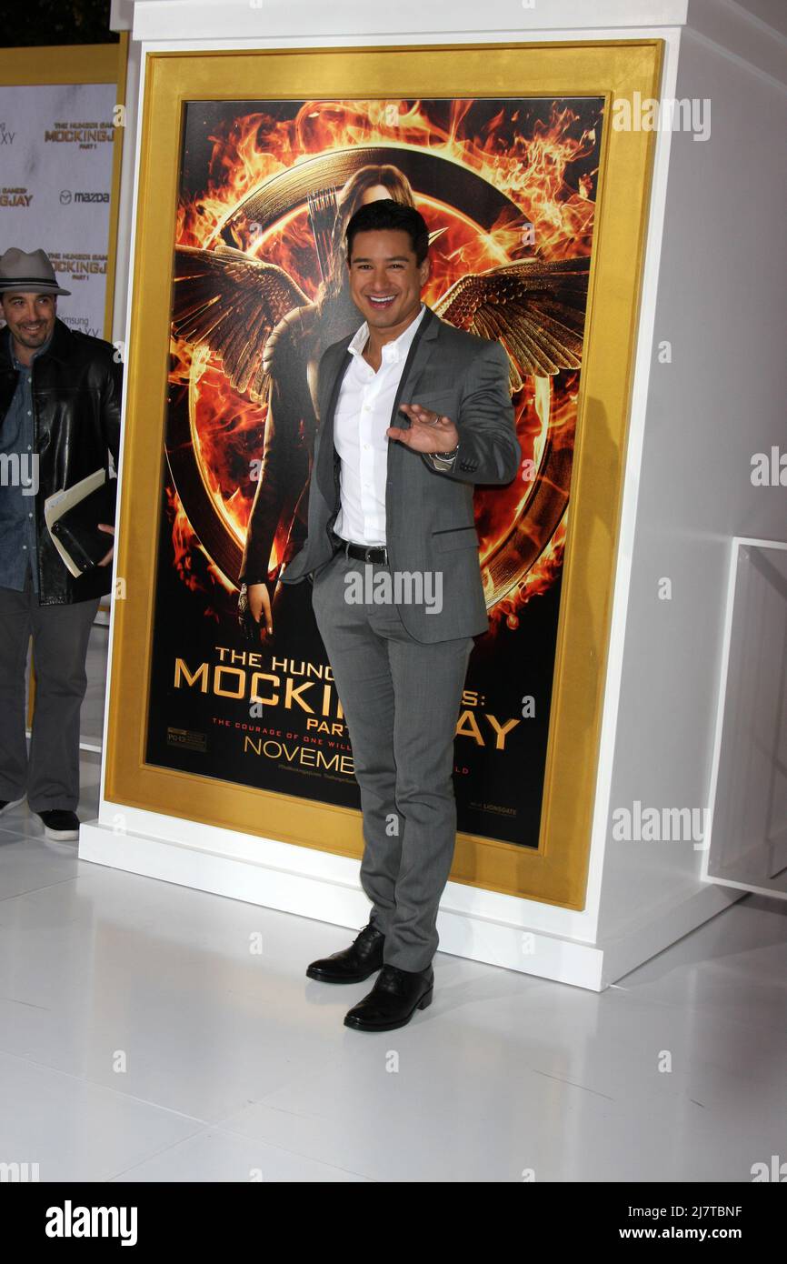 Mario lopez the hunger games hi-res stock photography and images - Alamy