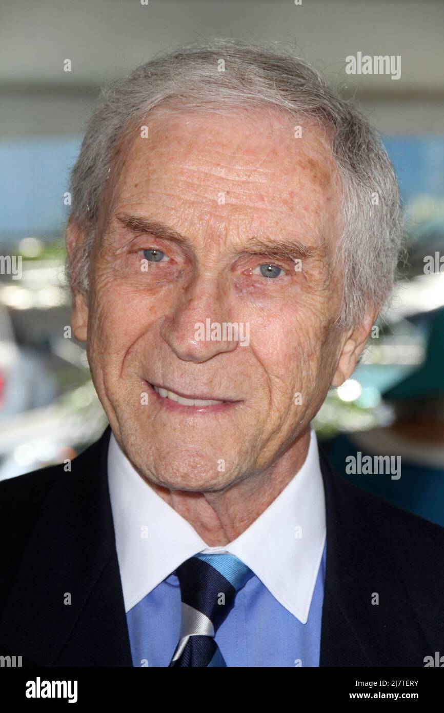 LOS ANGELES - OCT 14: Peter Mark Richman at the Jeffrey Foundation ...