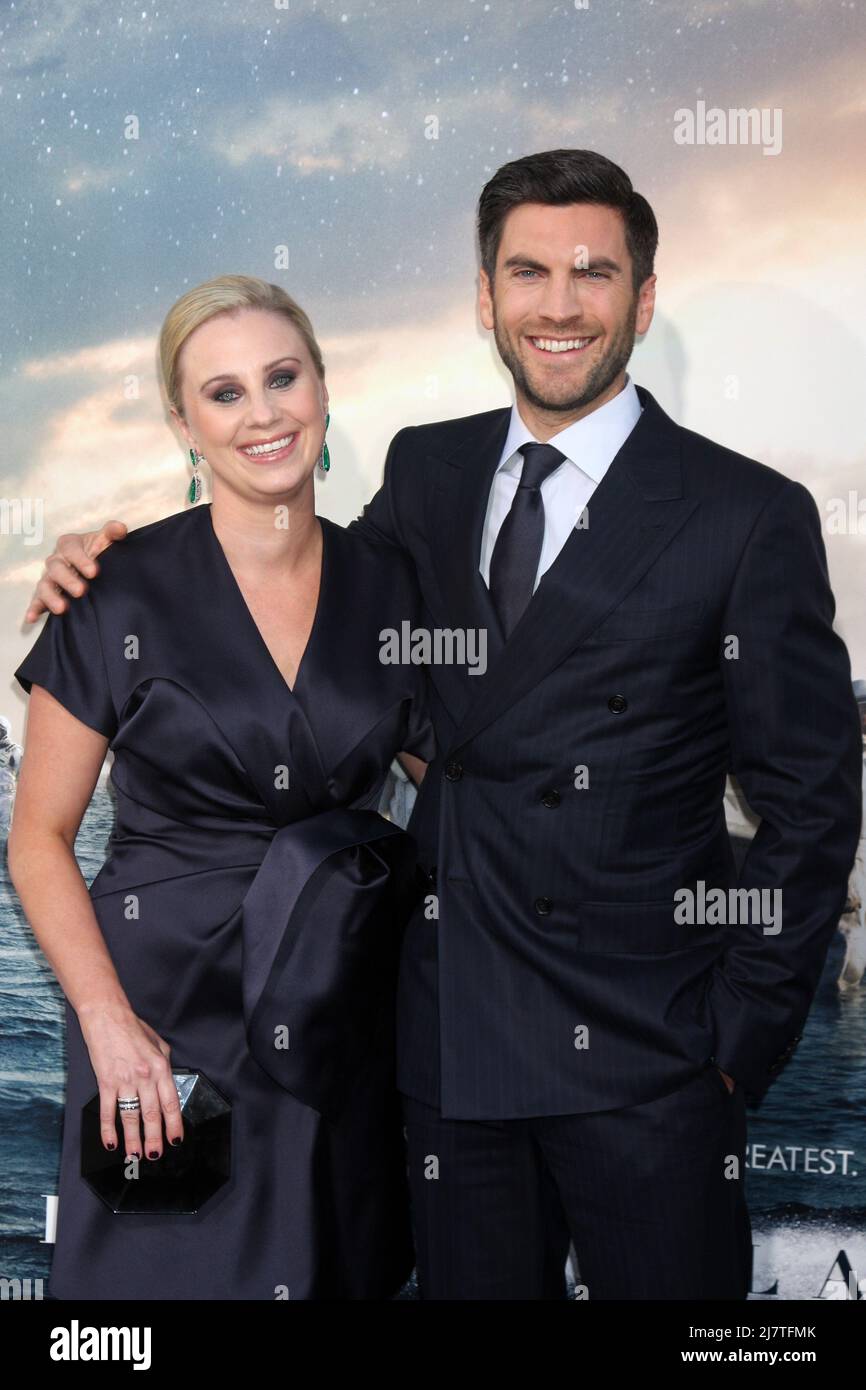 LOS ANGELES - OCT 26: Jacqui Swedberg, Wes Bentley at the "Interstellar ...