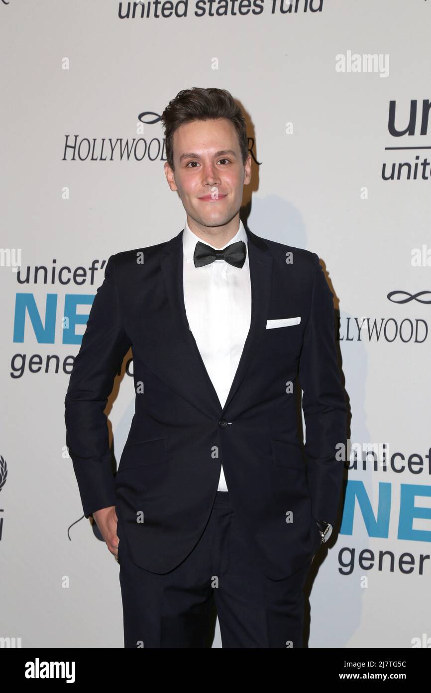 LOS ANGELES - OCT 30: Matthew Hoffman at the 2nd Annual UNICEF ...
