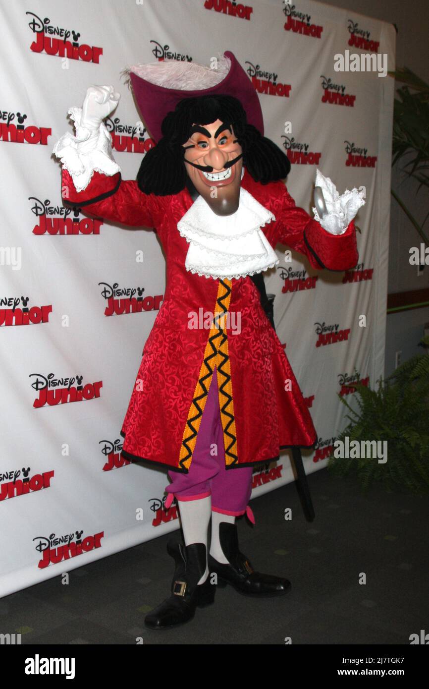 LOS ANGELES - OCT 18: Captain Hook at the "Jake And The Never Land ...