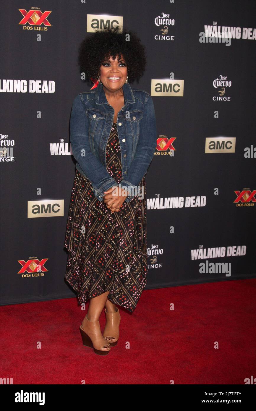 LOS ANGELES - OCT 2: Yvette Nicole Freeman at the "The Walking Dead" Season 5 Premiere at ...