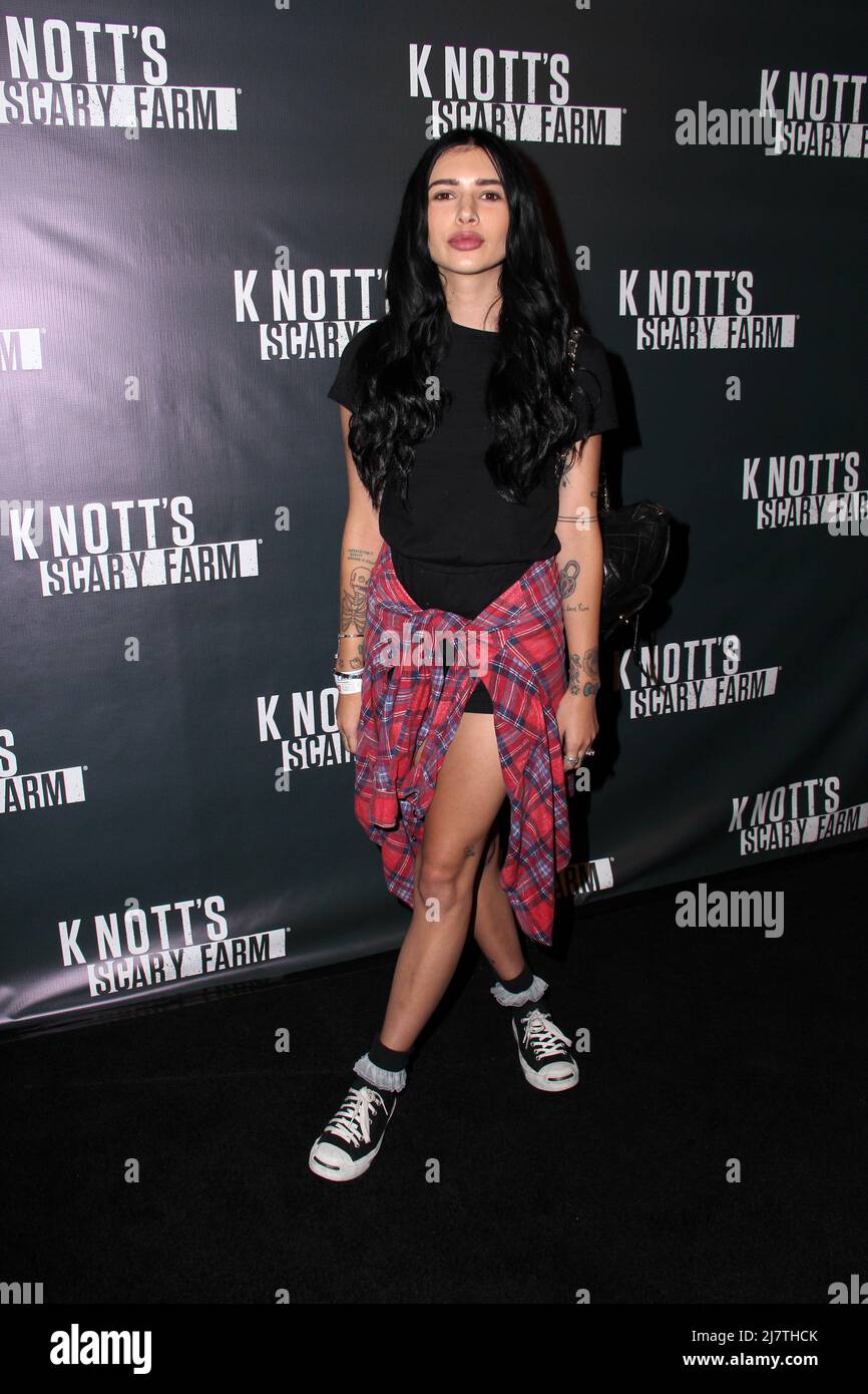 LOS ANGELES - OCT 3: Hanna Beth at the Knott's Scary Farm Celebrity VIP ...