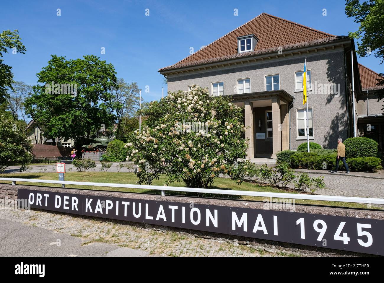 Surrender wall hi-res stock photography and images - Alamy