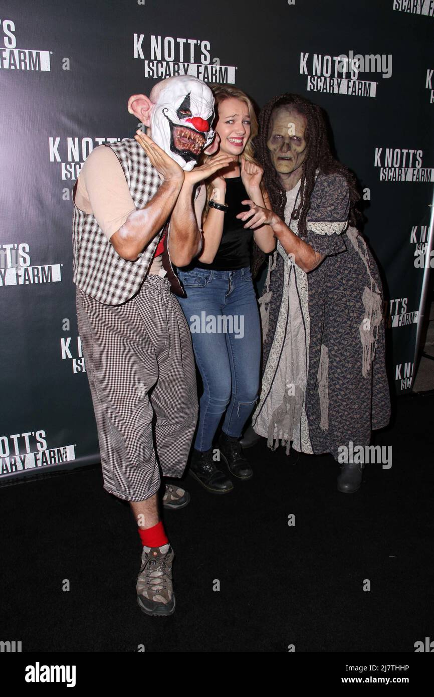LOS ANGELES - OCT 3: Sadie Calvano at the Knott's Scary Farm Celebrity ...