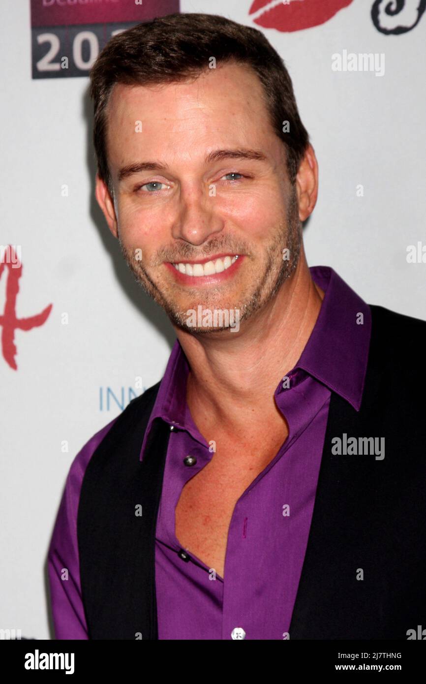 LOS ANGELES - OCT 6: Eric Martsolf at the Les Girls 14 at Avalon on ...
