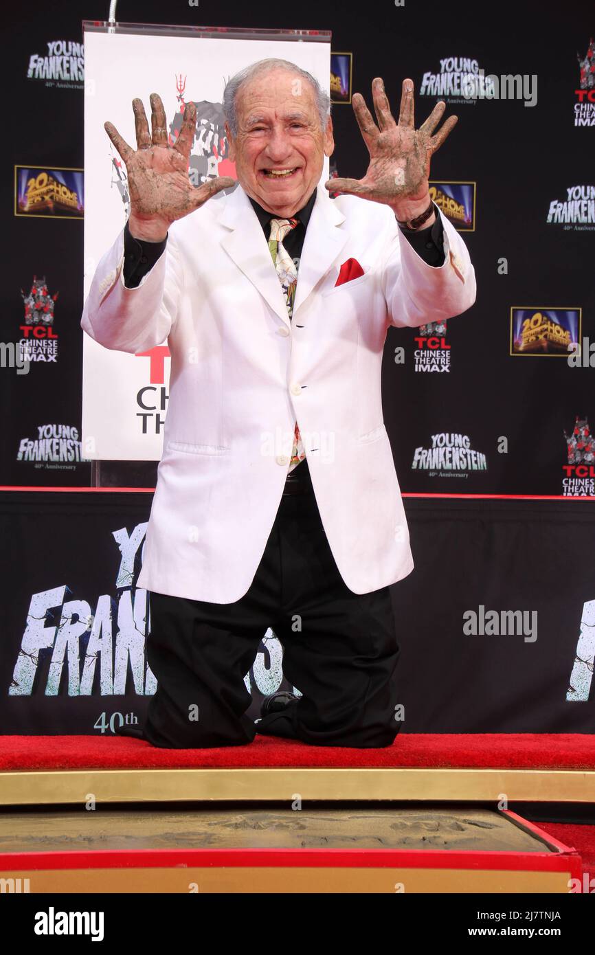 Mel brooks hand and foot print ceremony hi-res stock photography and ...