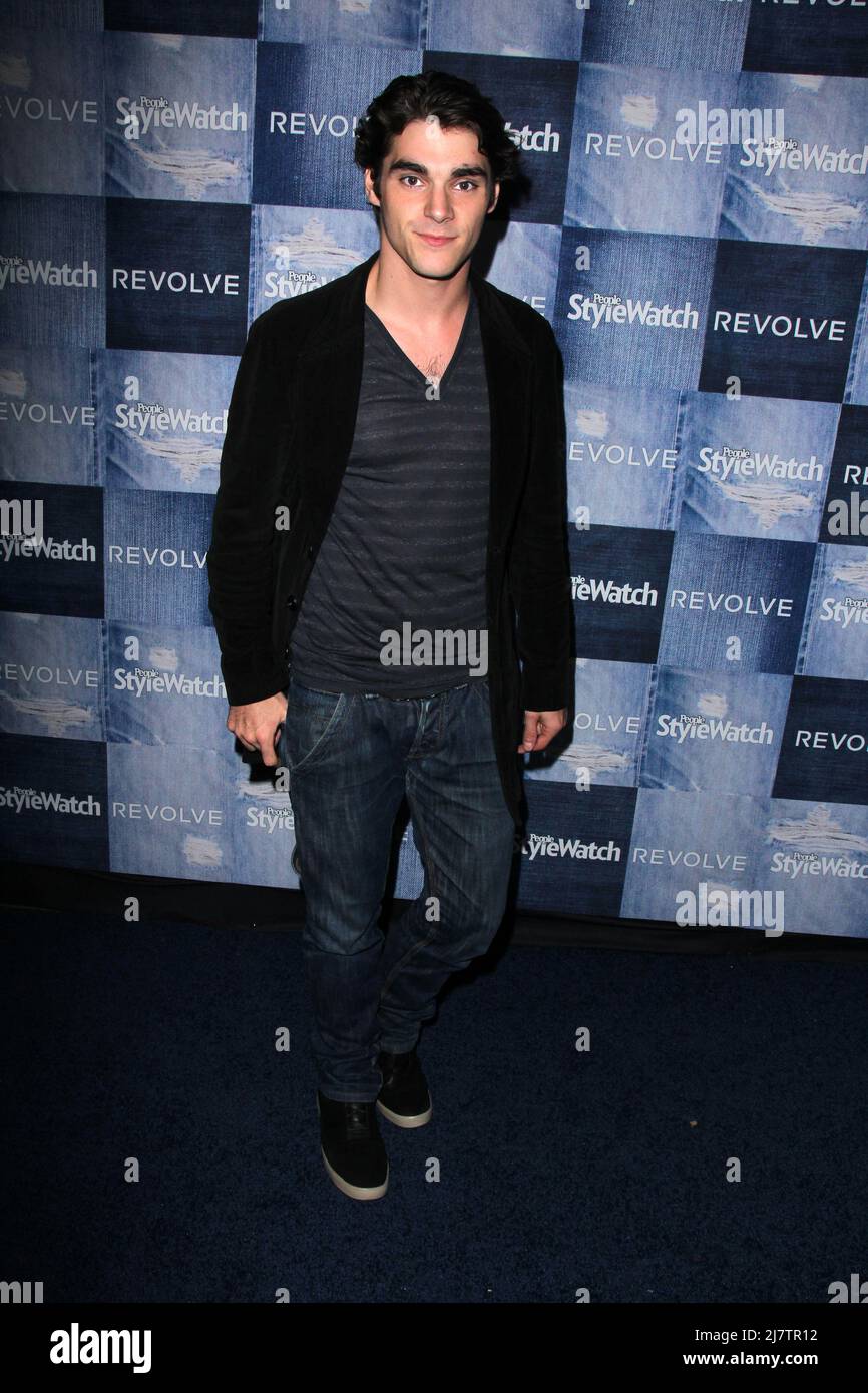 LOS ANGELES - SEP 18: RJ Mitte at the People Stylewatch Hosts Hollywood ...