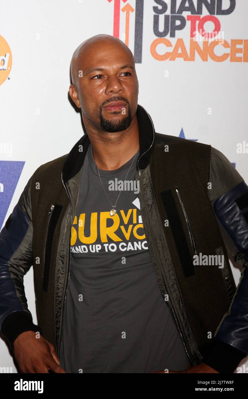 Stand up 2 cancer telecast arrivals hi-res stock photography and images ...