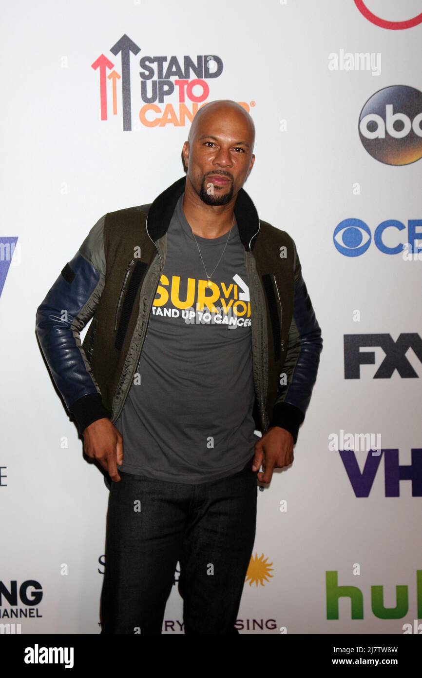 Stand up 2 cancer telecast arrivals hi-res stock photography and images ...