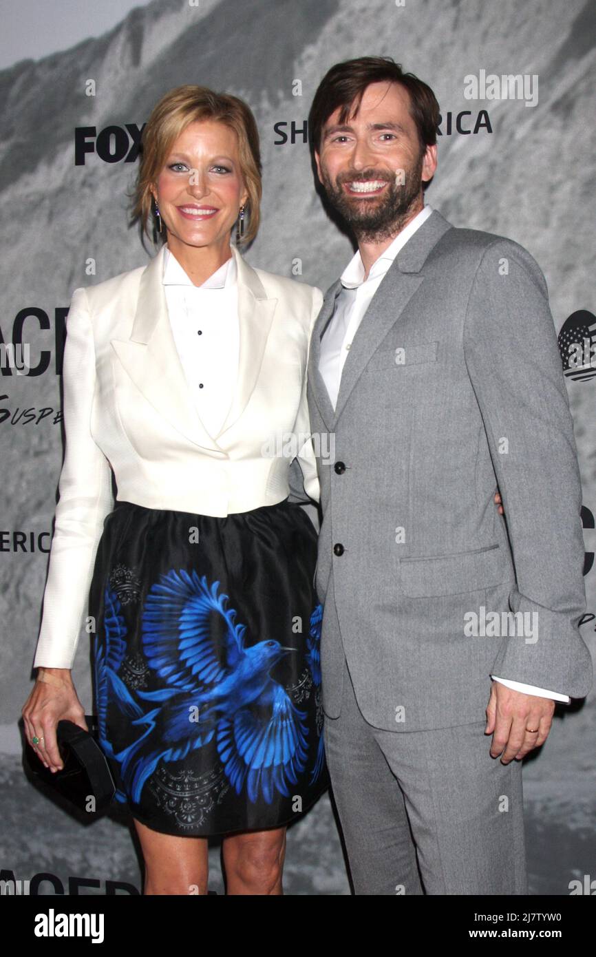 Anna gunn david tennant hi-res stock photography and images - Alamy