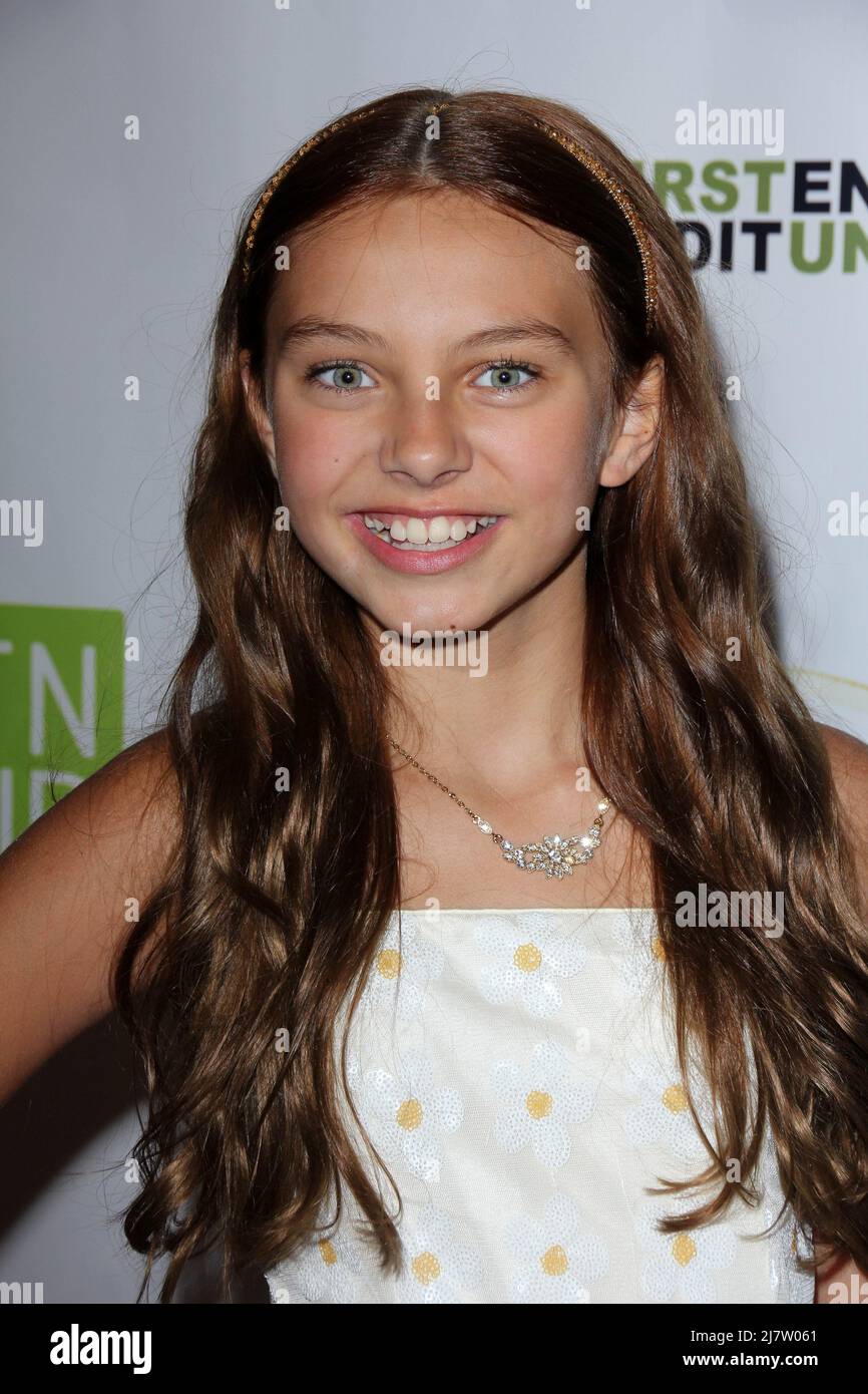 Caitlin carmichael hi-res stock photography and images - Alamy