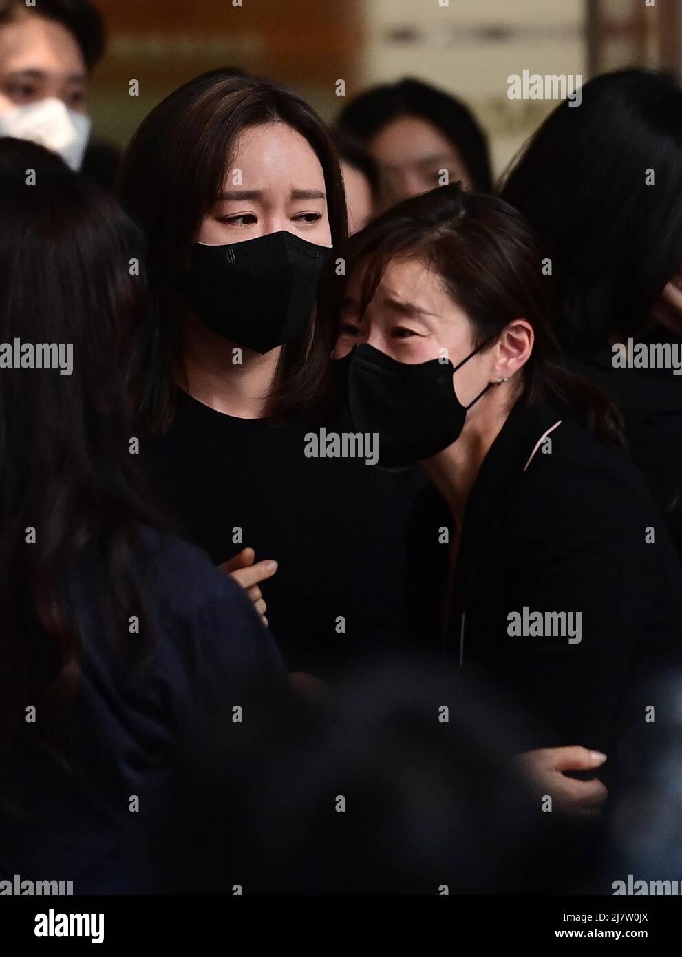 11th May, 2022. Funeral for iconic actress Actresses Kim A-joong (L ...