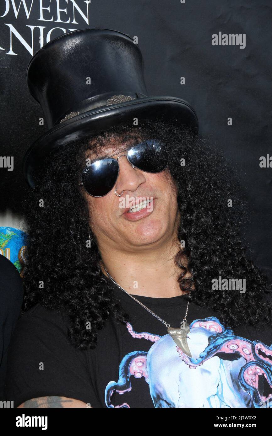 Slash photograph hi-res stock photography and images - Alamy