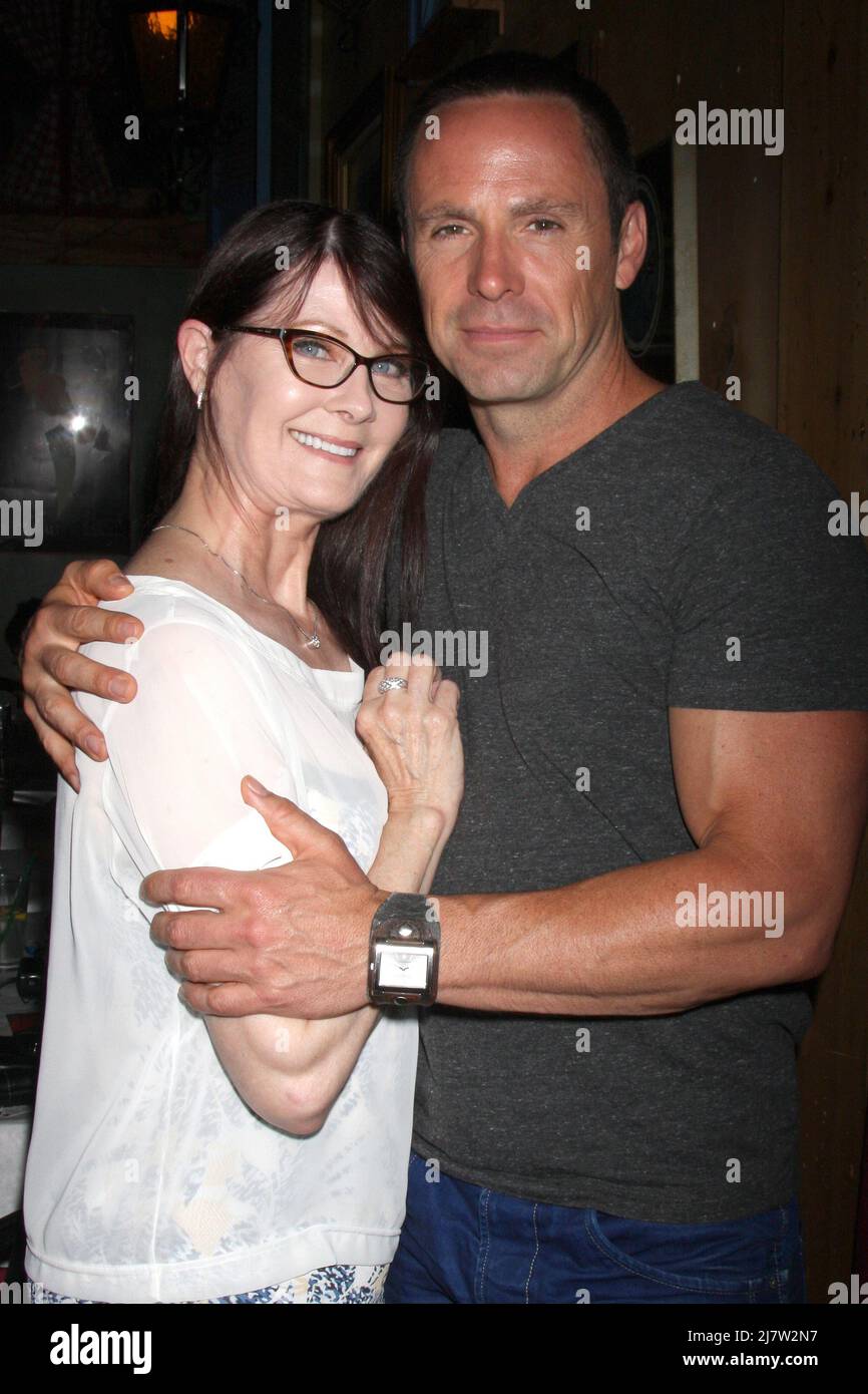 LOS ANGELES - AUG 1: Taylor Rose, William deVry at the William deVry ...