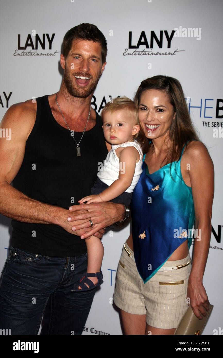 LOS ANGELES - AUG 4: Rib Hillis, Terri Ivens at the "The Bay" Red ...
