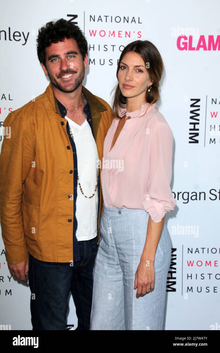 Dawn olivieri and bryn mooser hi-res stock photography and images - Alamy