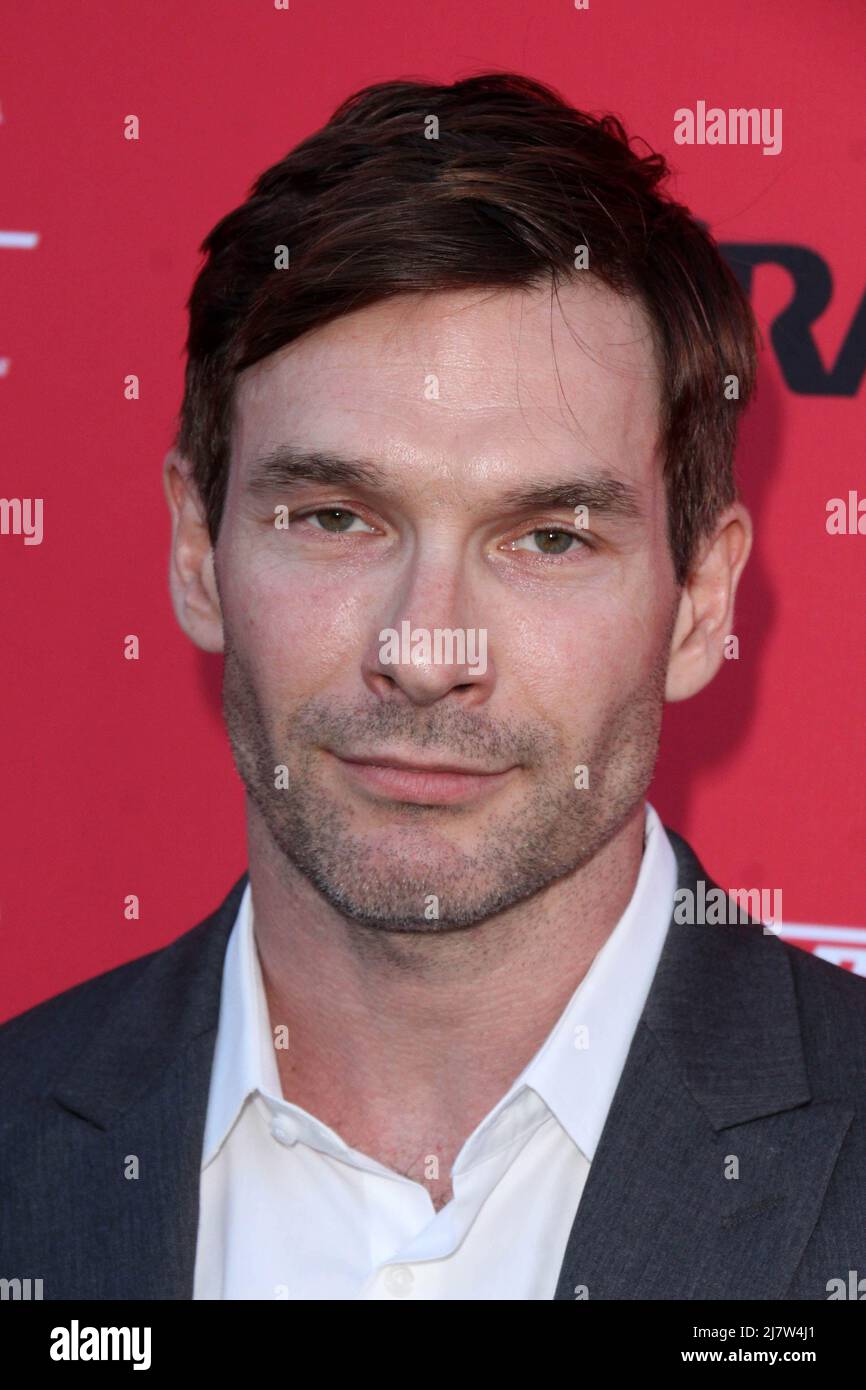 Max bard crackle presents hi-res stock photography and images - Alamy