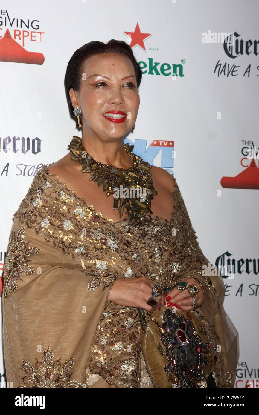 LOS ANGELES - AUG 21: Sue Wong at the OK! TV Awards Party at Sofiitel L ...