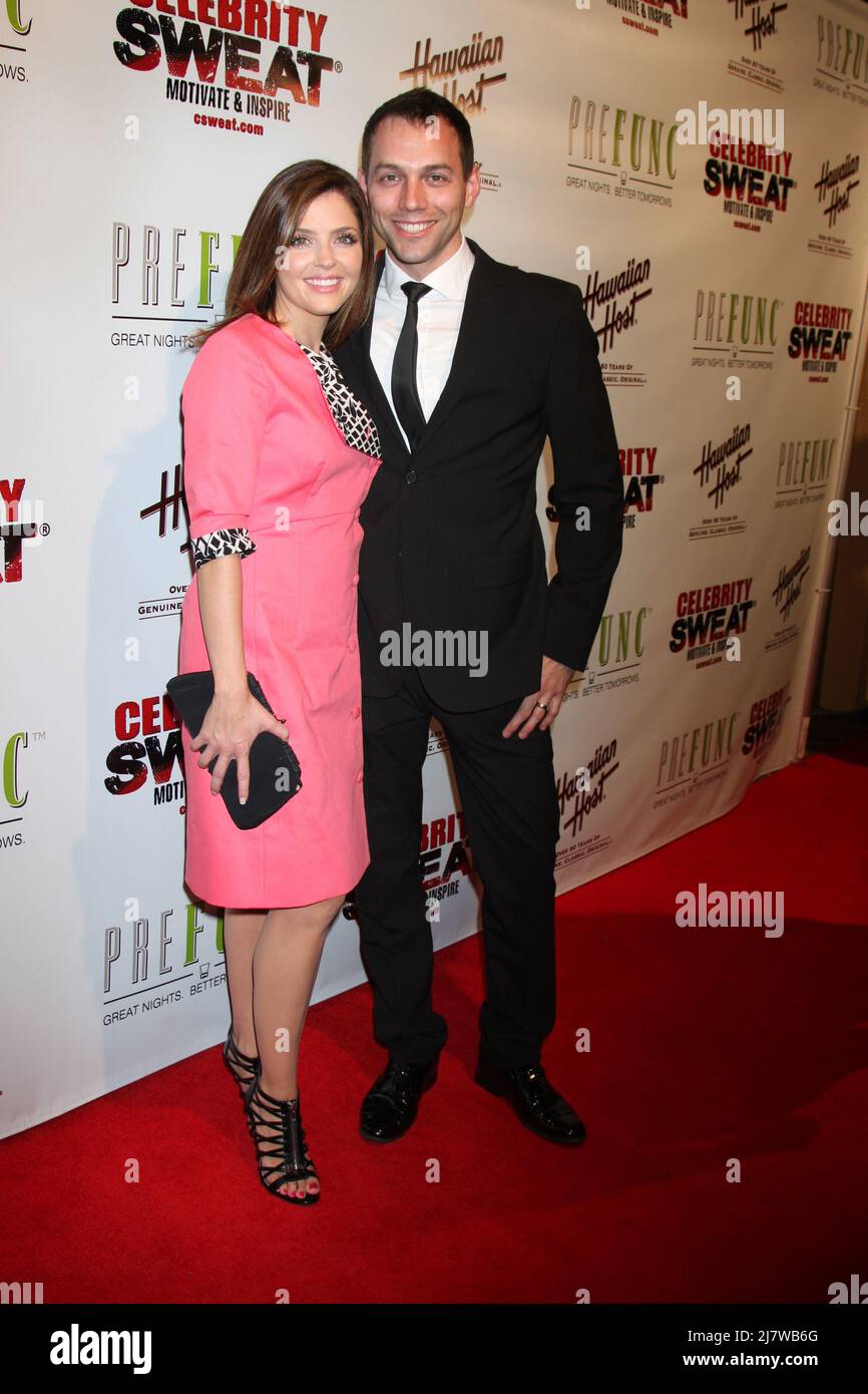 Husband jason wayne hi-res stock photography and images - Alamy