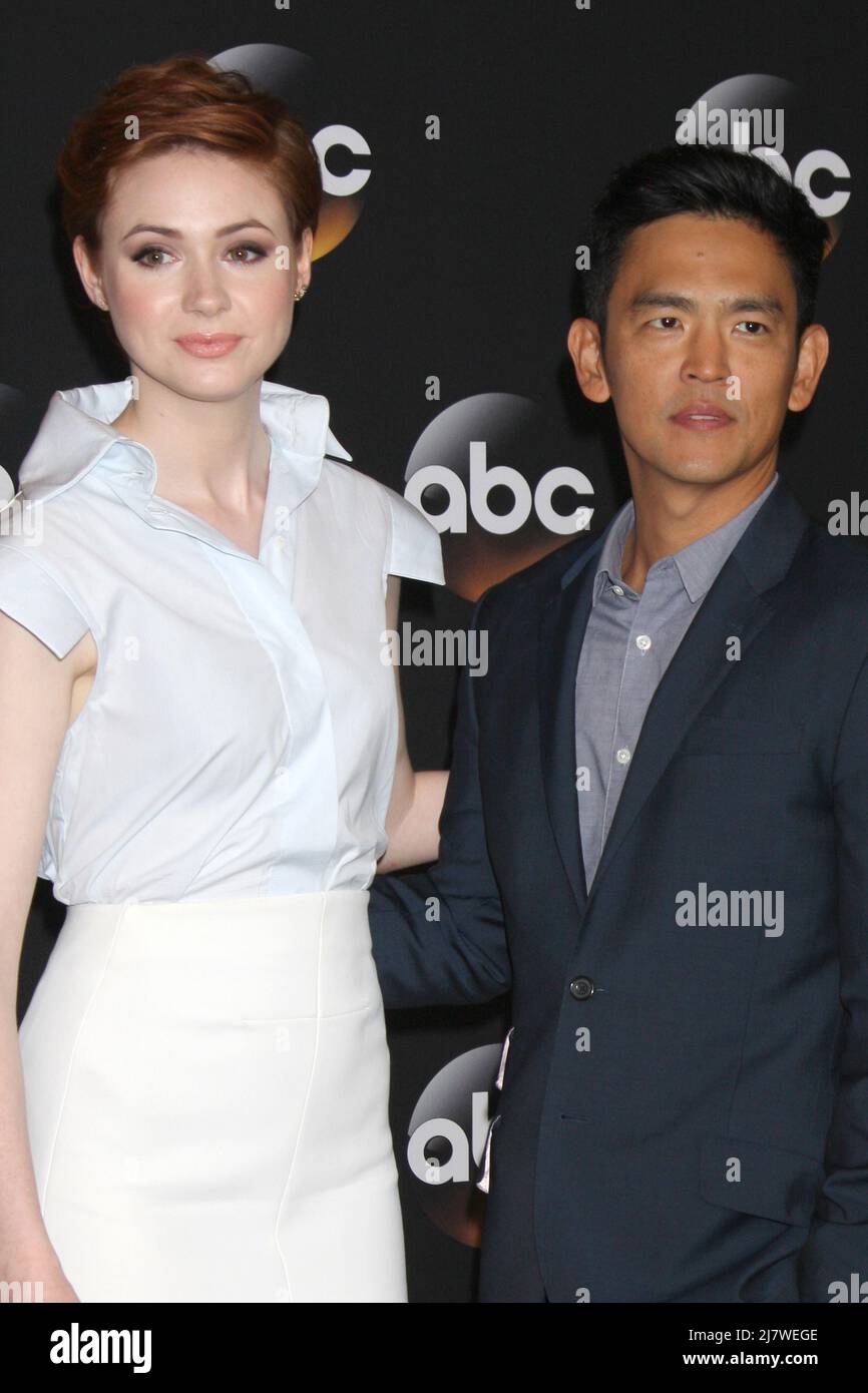 John Cho Karen Gillan