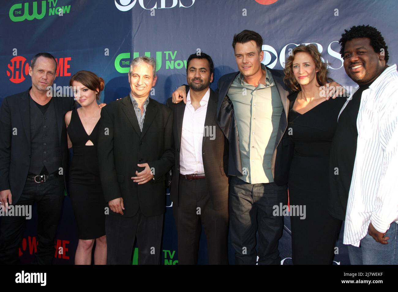 LOS ANGELES - JUL 17: Dean Winters, Aubrey Dollar, David Shore, Kal ...