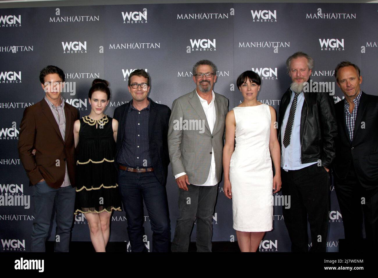 Ashley zukerman and rachel brosnahan hi-res stock photography and ...