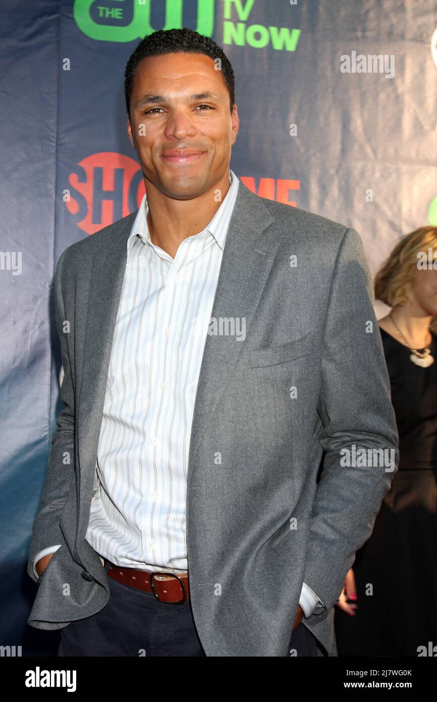 Tony gonzalez television hi-res stock photography and images - Alamy