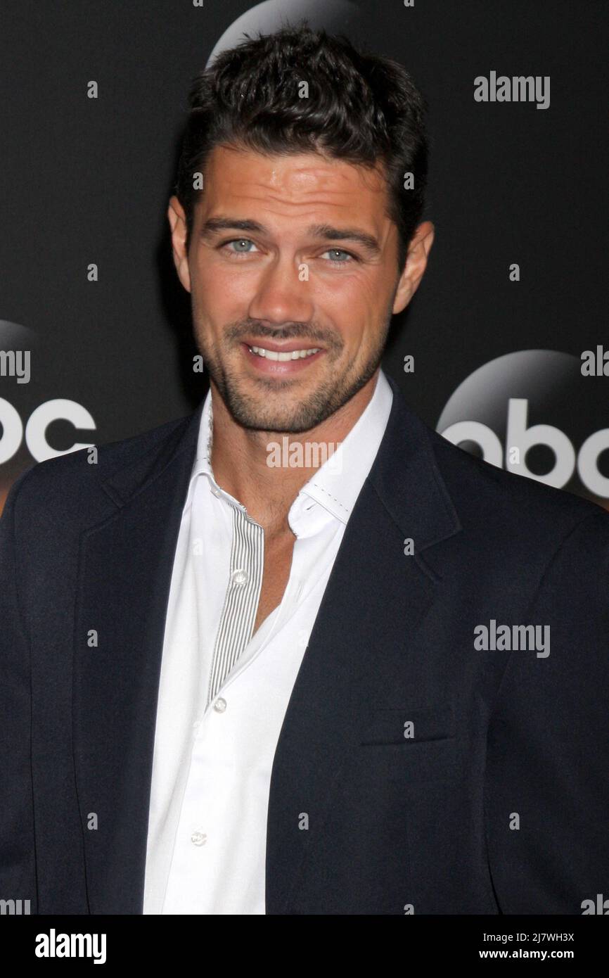 Ryan paevey hi-res stock photography and images - Alamy