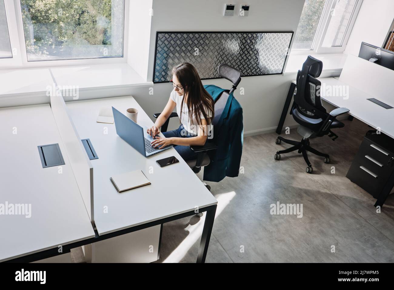 Female web developer hi-res stock photography and images - Alamy