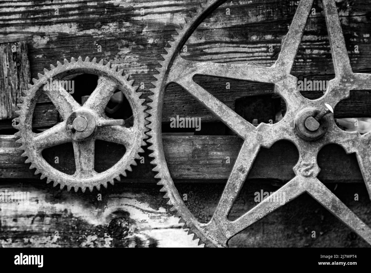 Rusted gears hi-res stock photography and images - Alamy
