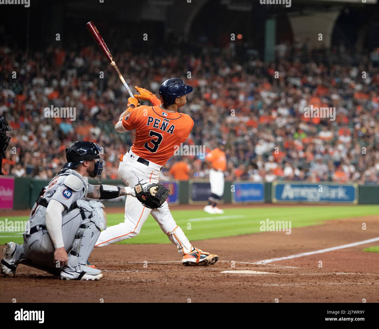 Houston Astros shortstop Jeremy Pena (3) flies out in the bottom of the ...