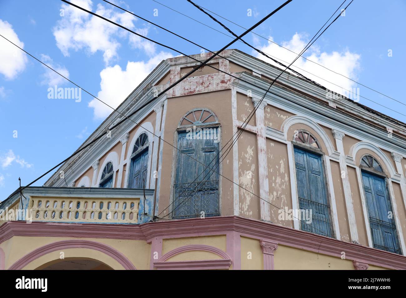 Colonial building in the city of Bayamo, Cuba Stock Photo - Alamy