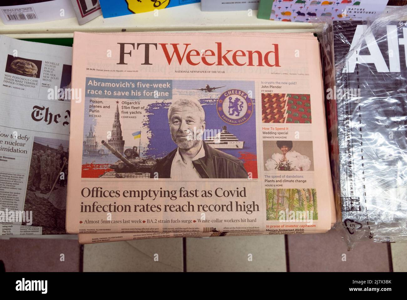 Financial Times newspaper headline 'Offices emptying fast as Covid ...