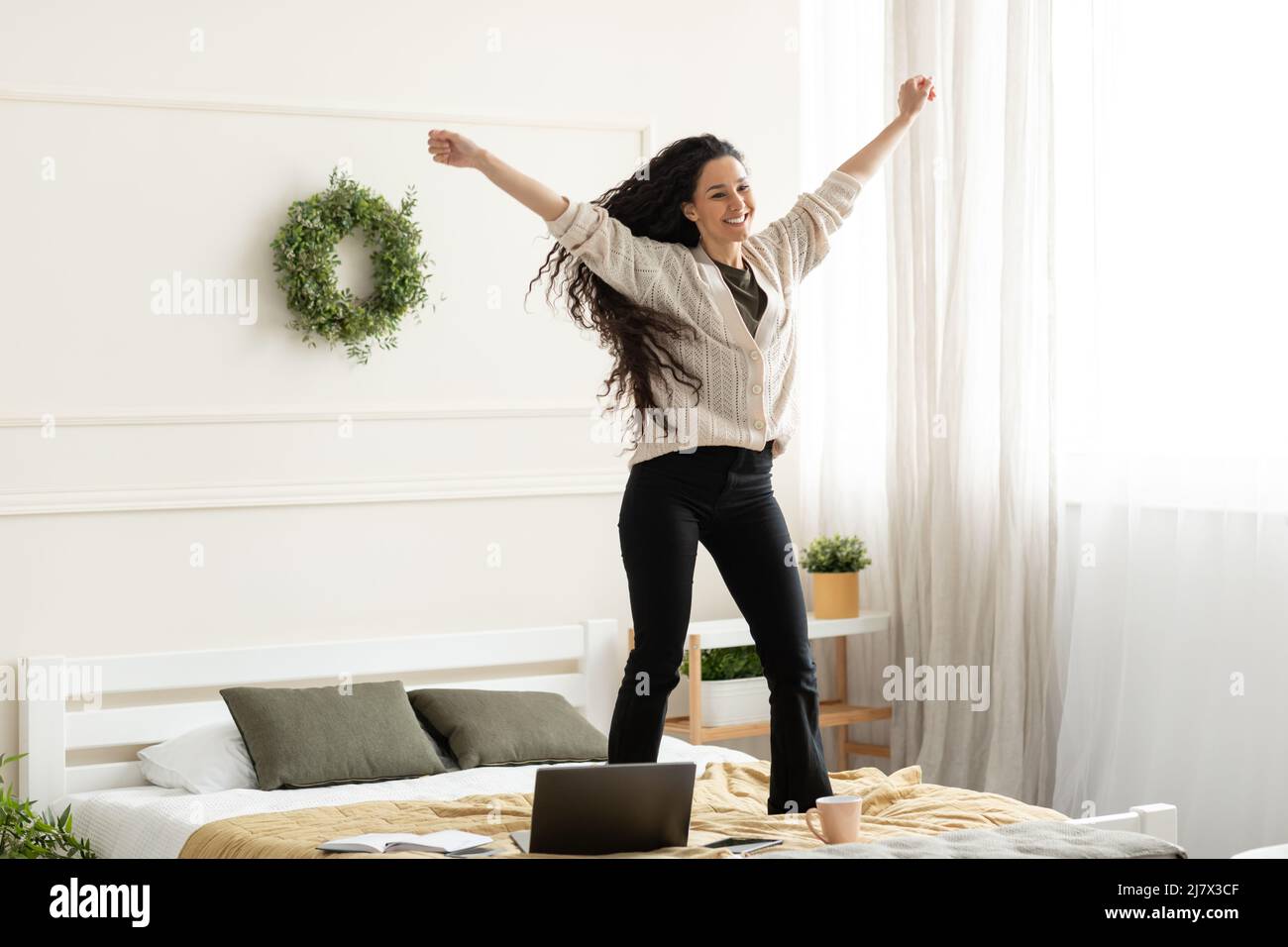 Dancing alone at home hi-res stock photography and images - Alamy