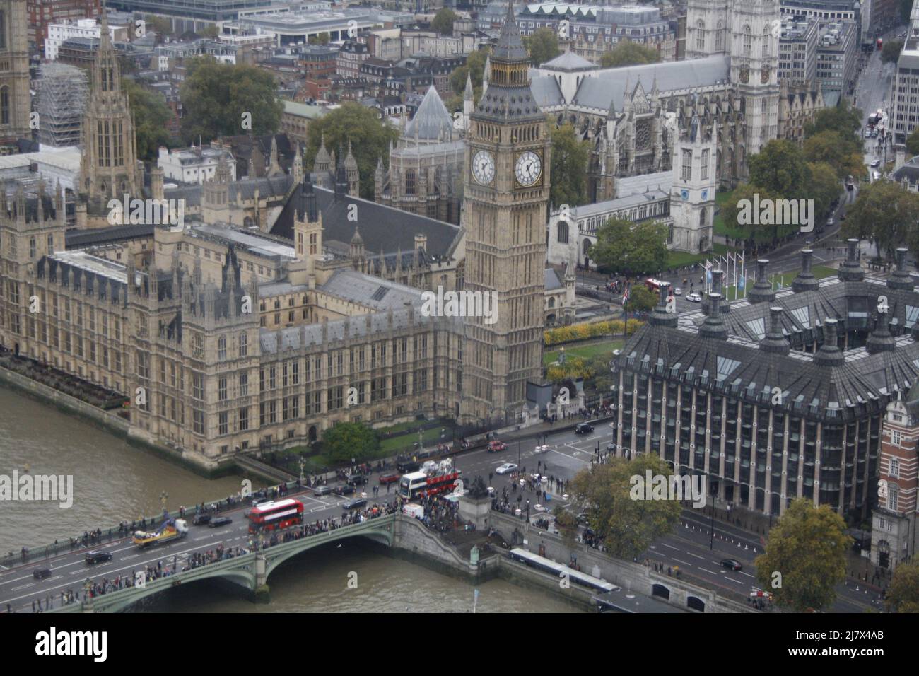 An aerial view of the palace of westminster hi-res stock photography and images - Alamy