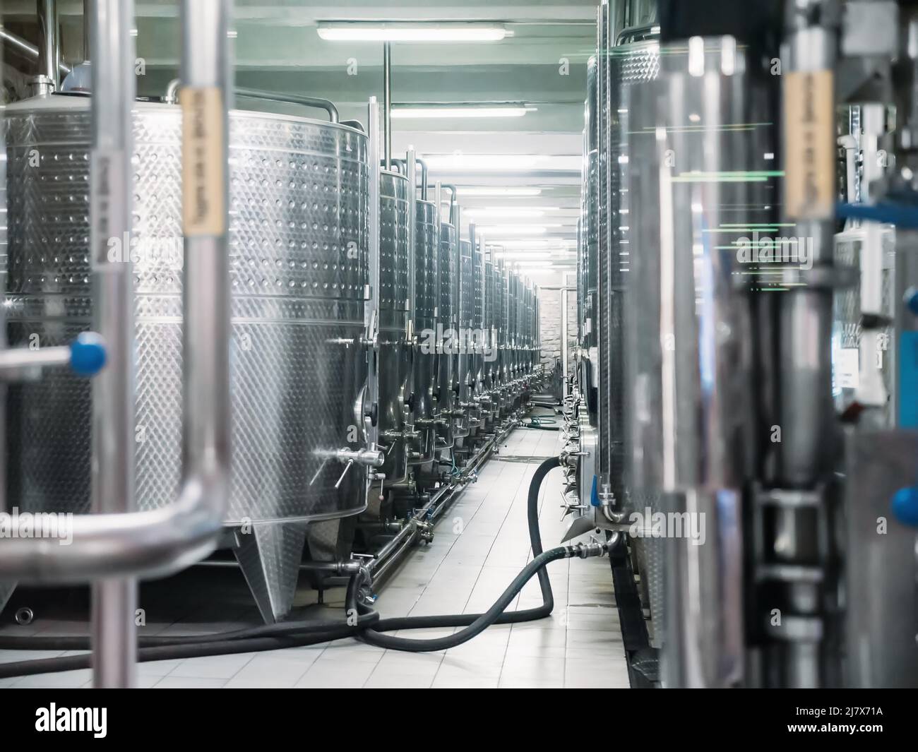 Stainless steel vats wine hi-res stock photography and images - Alamy