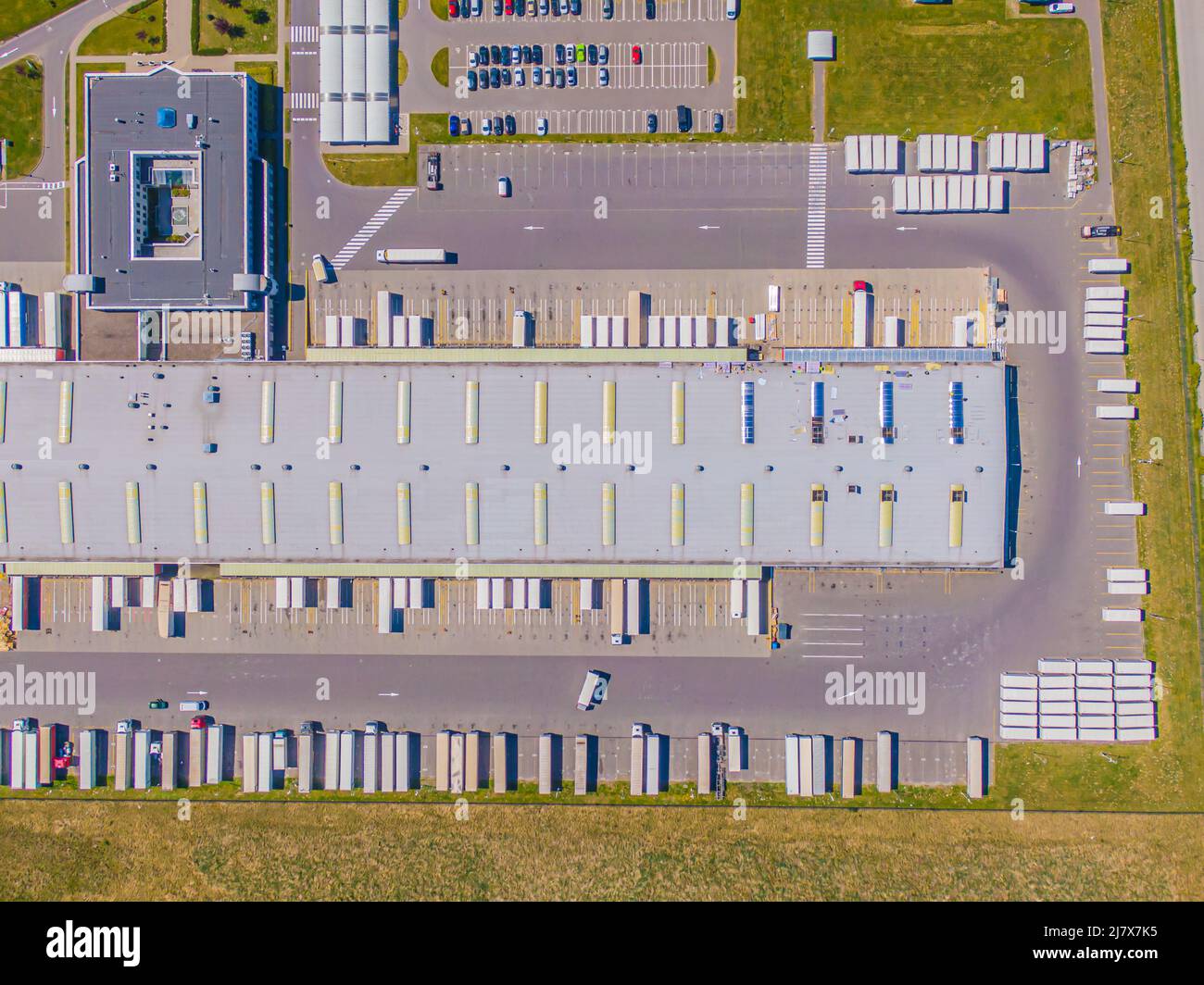 Loading bay storage area hi-res stock photography and images - Alamy