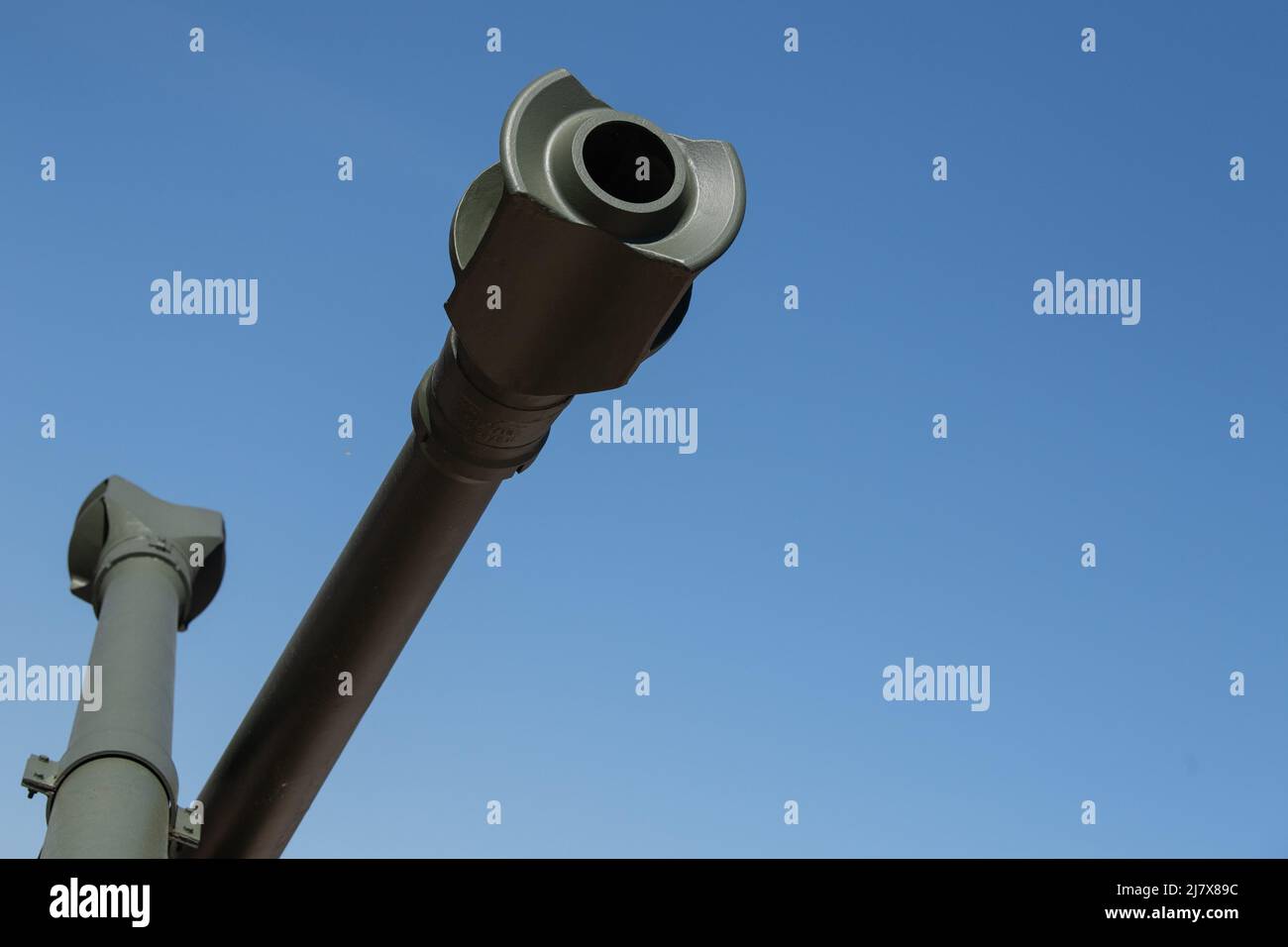 Howitzer barrels hi-res stock photography and images - Alamy