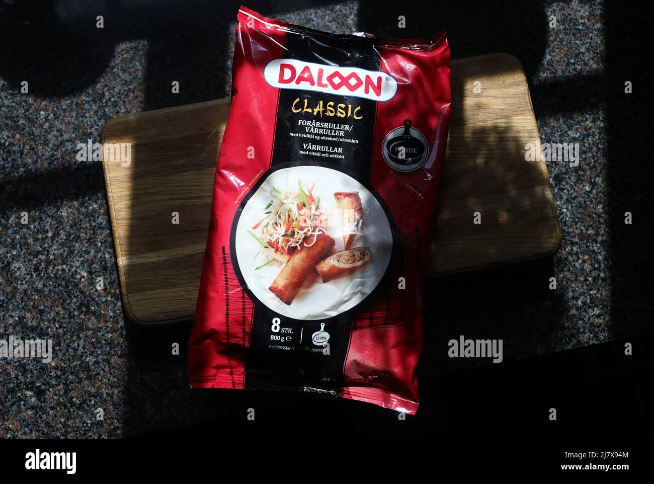 Daloon spring rolls hi-res stock photography and images - Alamy