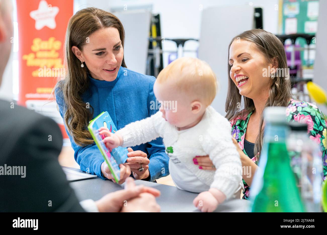 The Duchess of Cambridge meets Laura Molloy and her 10-month-old son ...