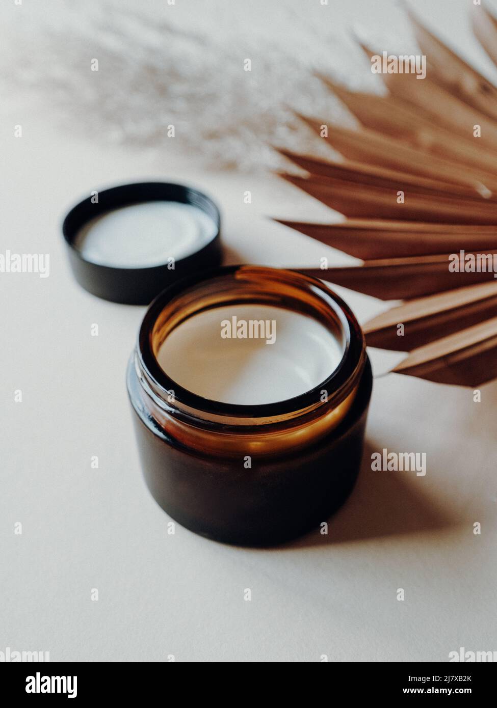 DIY homemade sustainable natural cosmetics skincare face creme with ...