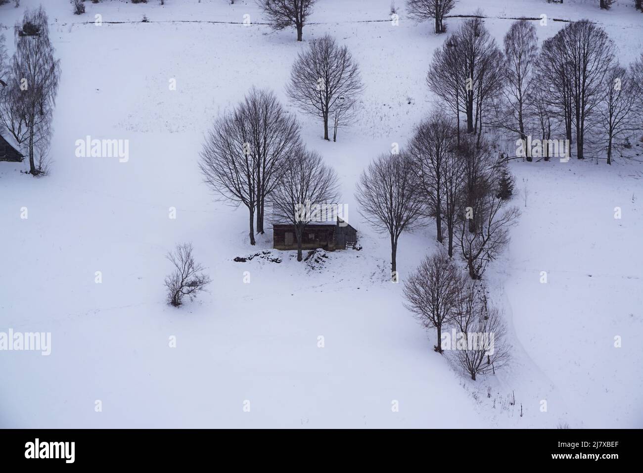 Small house in the mountains hi-res stock photography and images - Alamy